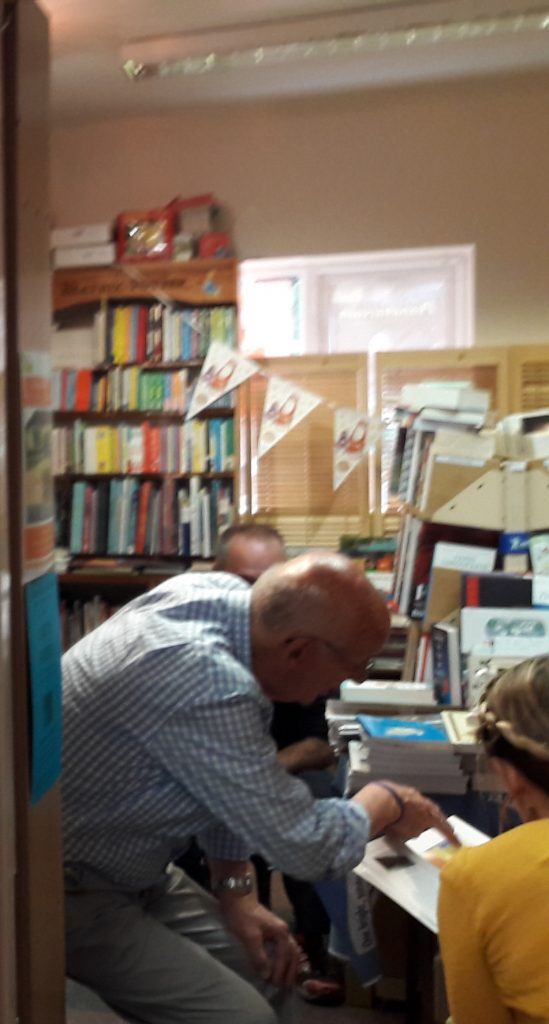 A great geological morning with Peter Toghill – Burway Books